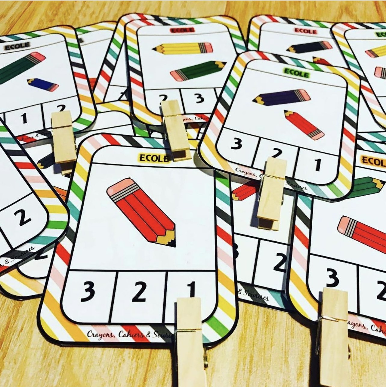 Crayons, Cahiers & Sourires - ÉCOLE