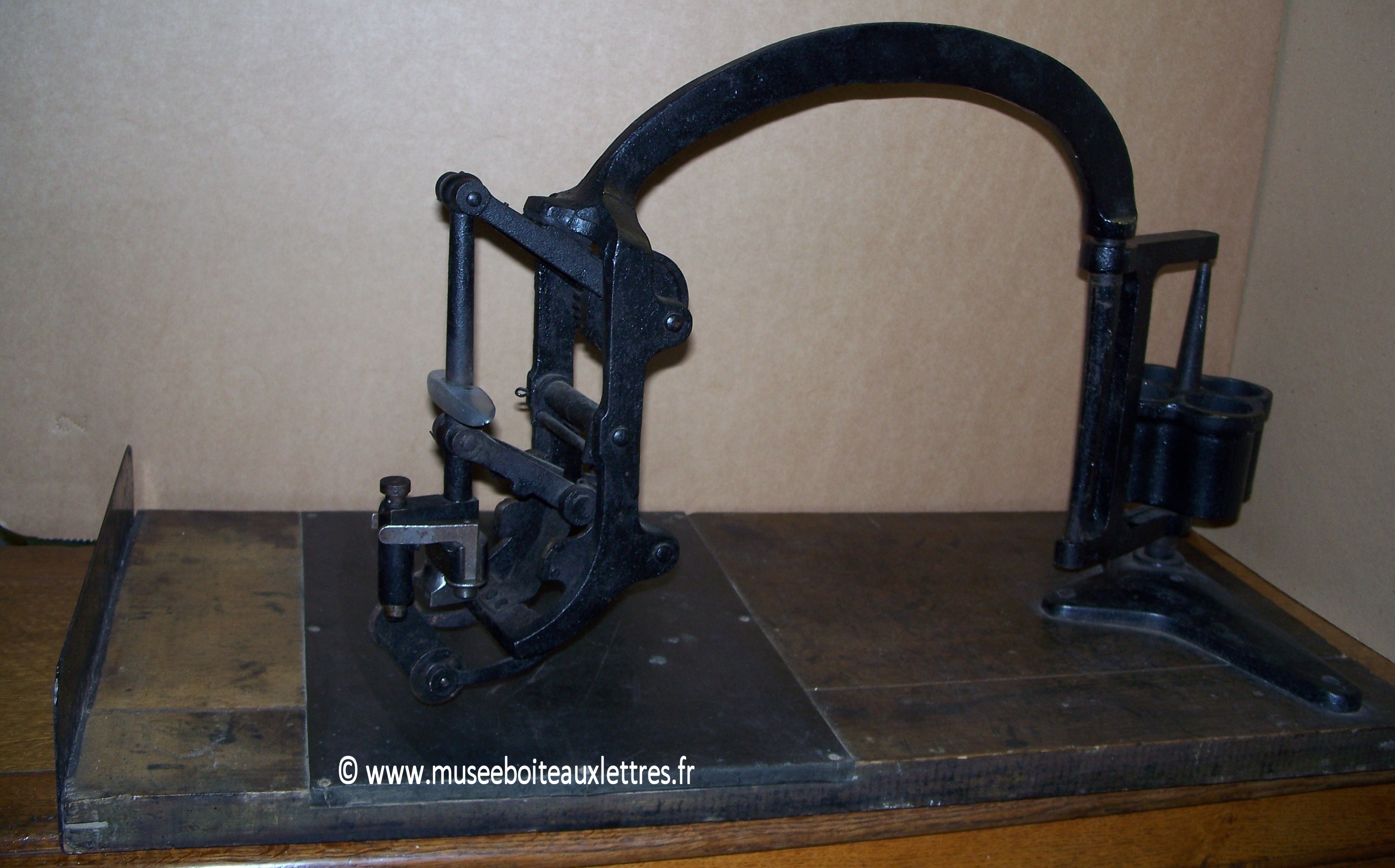 Machine à oblitérer le courrier daguin secap krag RBV flier mégras.