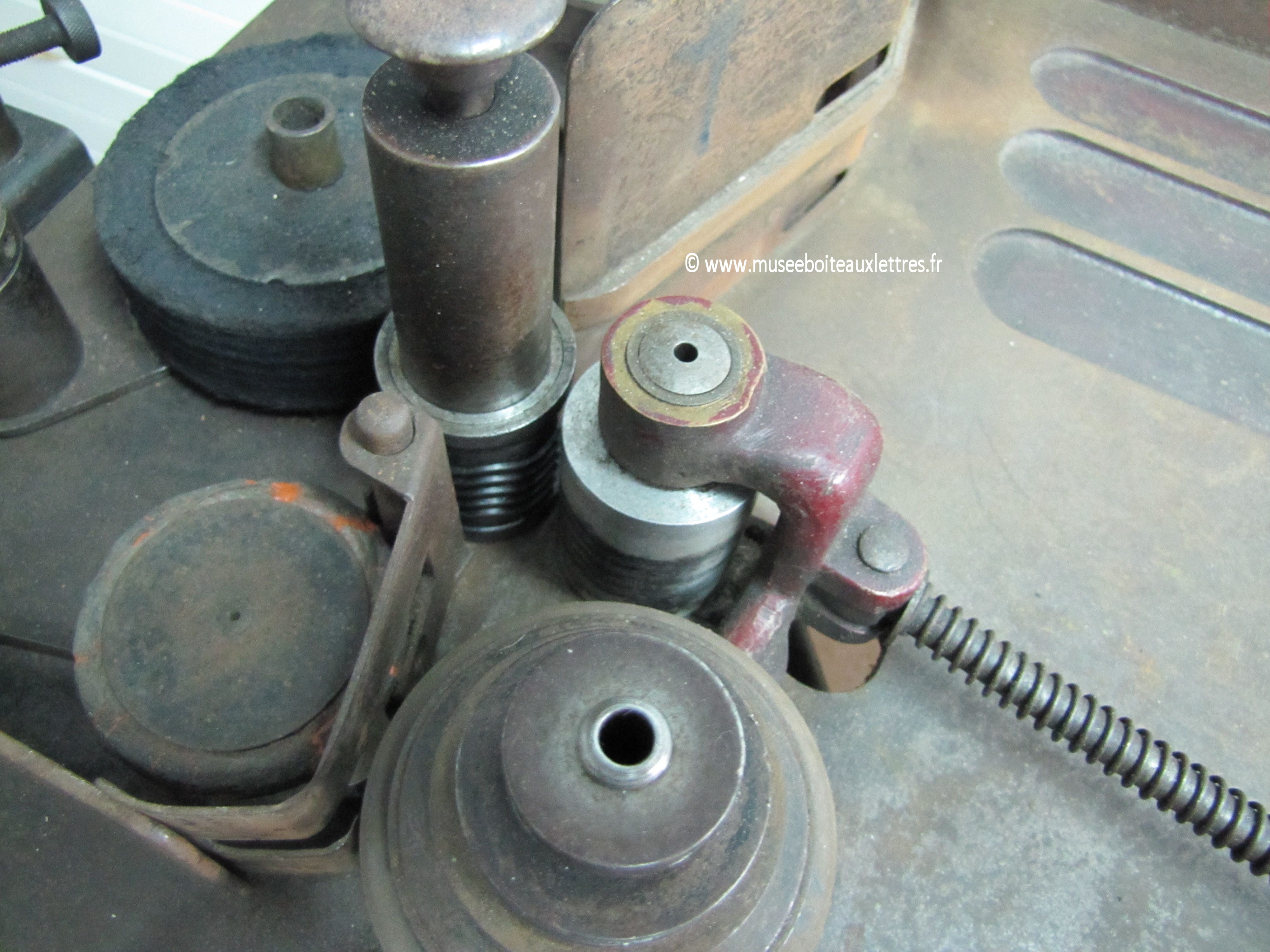 Machine à oblitérer le courrier daguin secap krag RBV flier mégras.